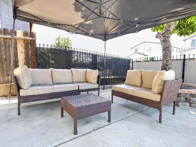 3 Br, 1 bath, Condo 917 W 62nd Place