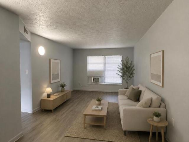 3 Br, 1 bath, Condo 922 E Brownlee St
