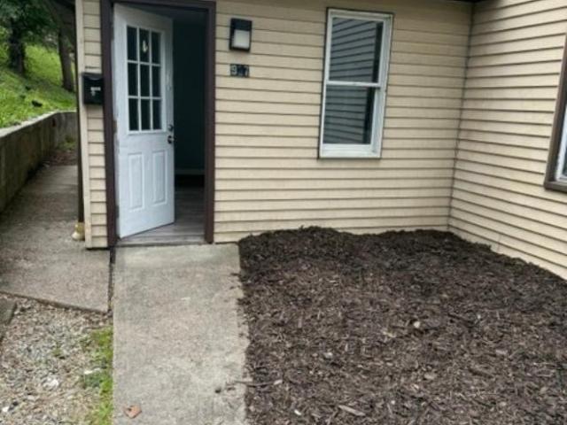 3 Br, 1 bath, Condo 937 Koehler Ave