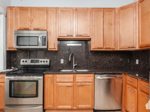 3 Br, 1 bath, Condo 941 West Windsor