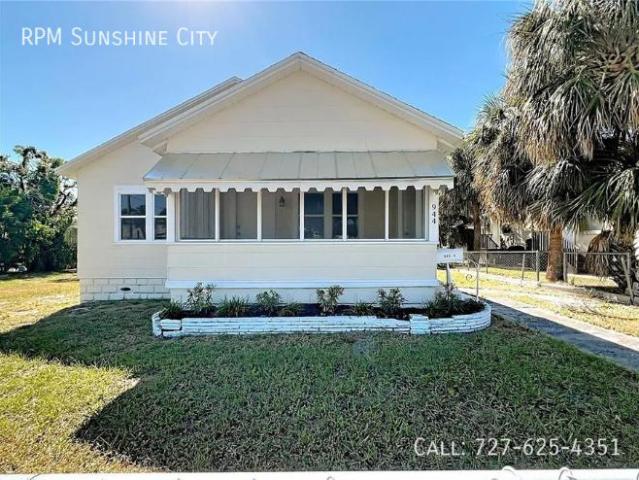 3 Br, 1 bath, Condo 944 18th Ave S