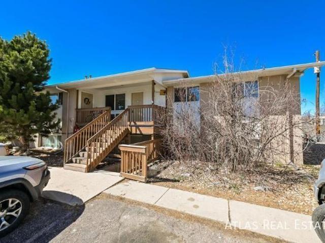 3 Br, 1 bath, Condo 960 Bishop Court