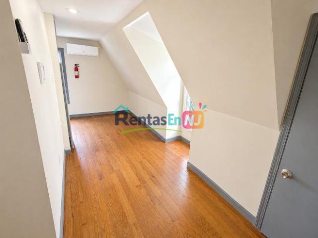 3 Br, 1 bath, Condo 99 Alexander St