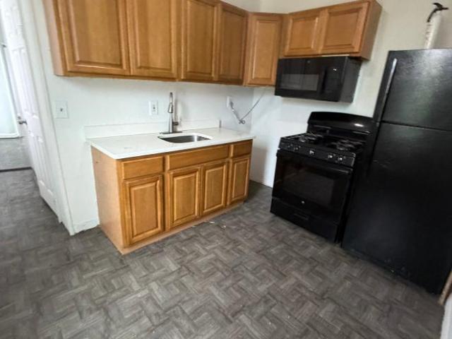 3 Br, 1 bath, Condo 100 S Essex Ave