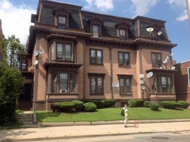 3 Br, 1 bath, Condo 100 Waterman St
