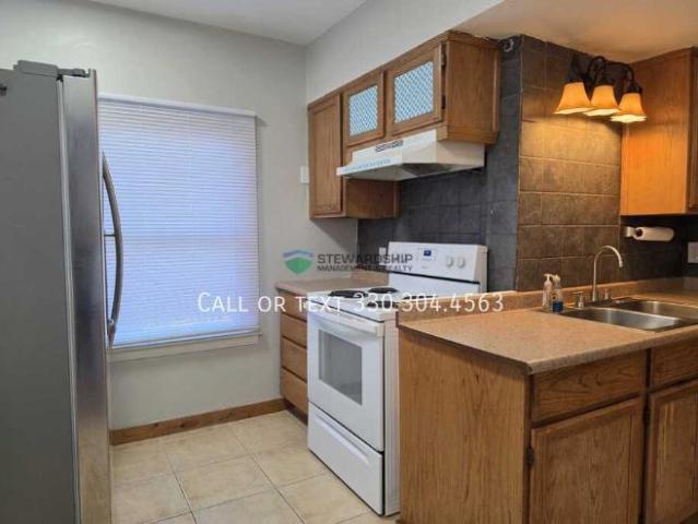 3 Br, 1 bath, Condo 1014 Berwin St