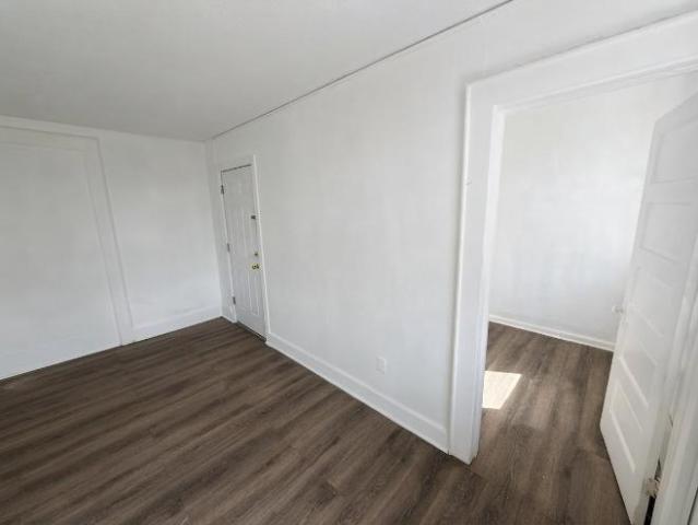 3 Br, 1 bath, Condo 106 S Essex Ave