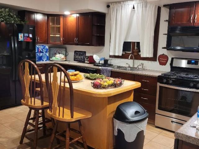 3 Br, 1 bath, Condo 107 Ash St