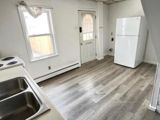 3 Br, 1 bath, Condo 10 E Carroll Street