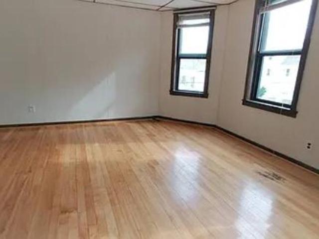 3 Br, 1 bath, Condo 10 Marshall St