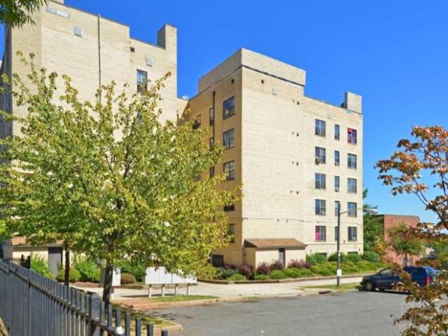 3 Br, 1 bath, Condo 10 Osborne Ter