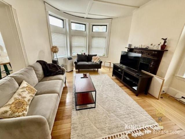 3 Br, 1 bath, Condo 10 Park St