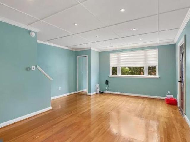 3 Br, 1 bath, Condo 1120 Quebec St