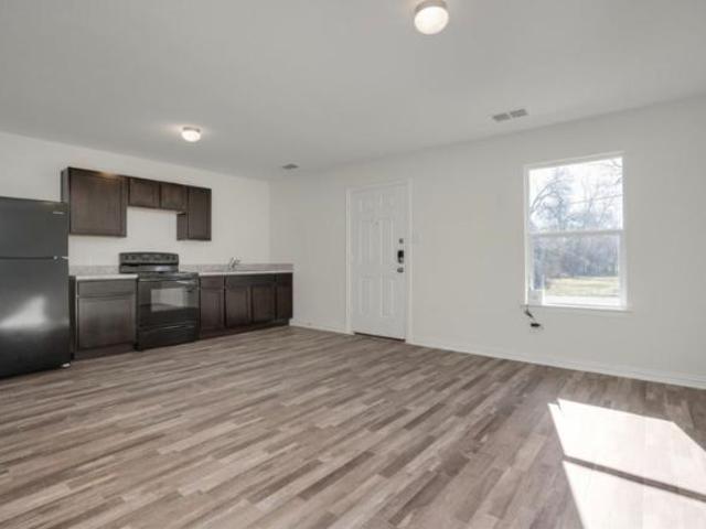 3 Br, 1 bath, Condo 1123 N 13th St
