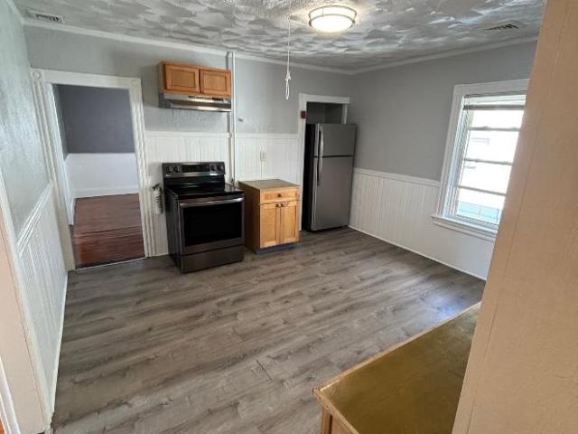 3 Br, 1 bath, Condo 112 Pomona Ave