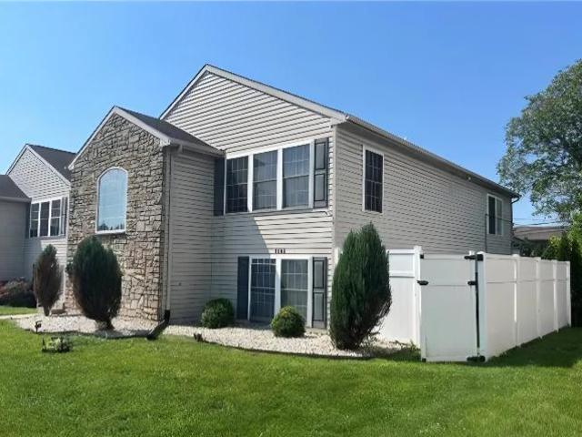 3 Br, 1 bath, Condo 1166 Fullerton Ave