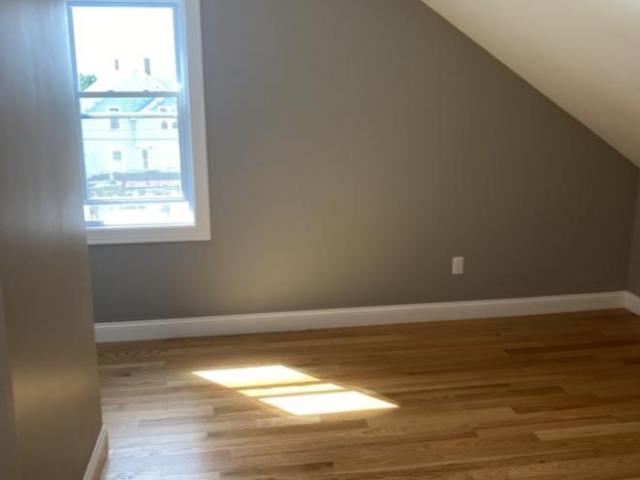 3 Br, 1 bath, Condo 1190 Plymouth Ave