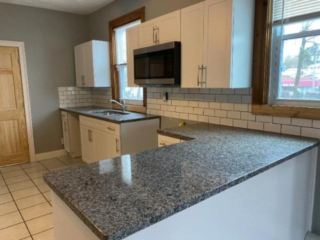 3 Br, 1 bath, Condo 11 Roosevelt St