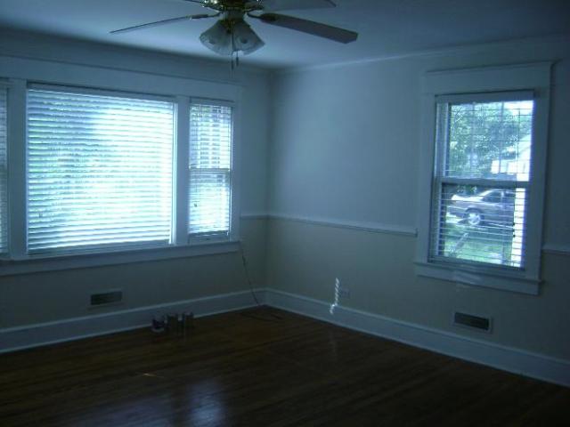3 Br, 1 bath, Condo 1206 Cherry Ave