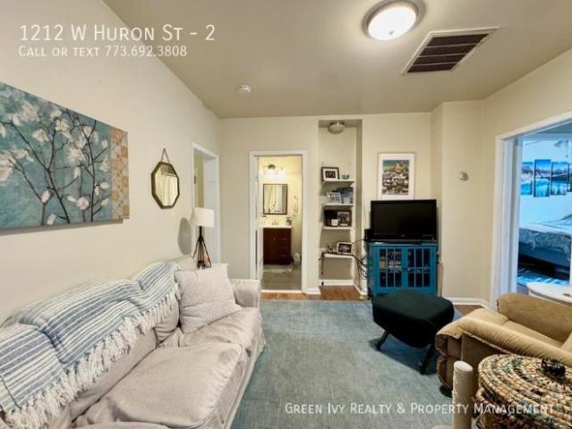 3 Br, 1 bath, Condo 1212 W Huron St