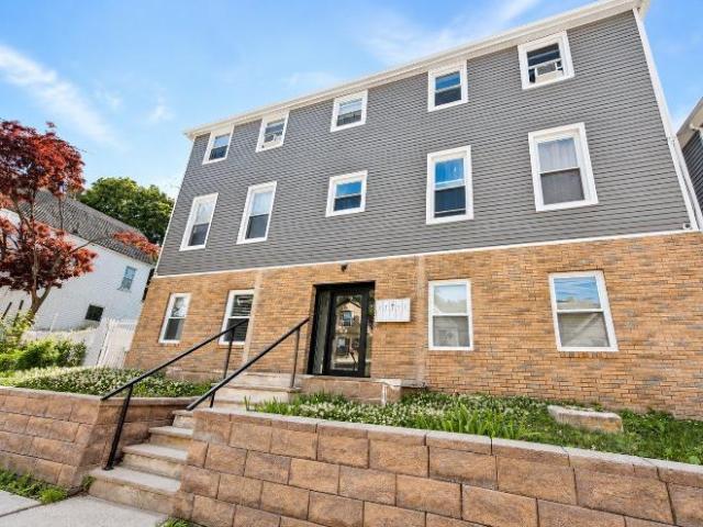 3 Br, 1 bath, Condo 121 Brookside Ave