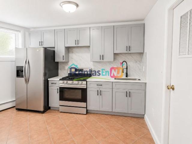 3 Br, 1 bath, Condo 121 Brookside Ave