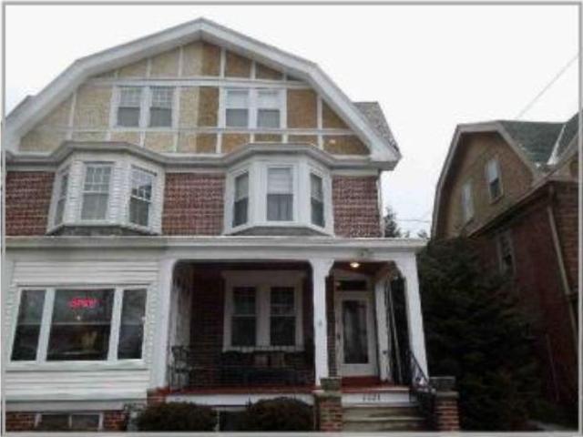3 Br, 1 bath, Condo 1221 W Main St