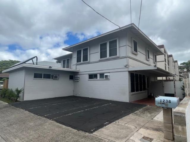 3 Br, 1 bath, Condo 1238 Rycroft St