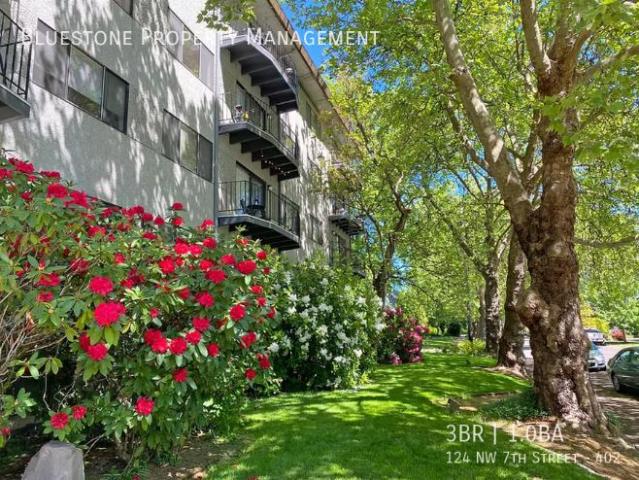 3 Br, 2 bath, Condo 124 NW 7th Street