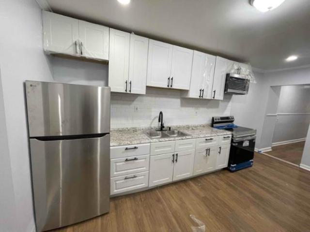 3 Br, 1 bath, Condo 125 Pierce St