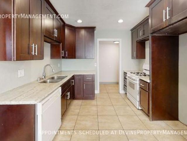 3 Br, 1 bath, Condo 12995 Chestnut Ave