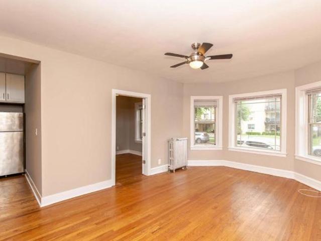 3 Br, 1 bath, Condo 1337 West Touhy Avenue