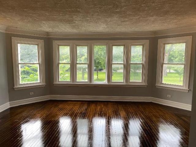 3 Br, 1 bath, Condo 1349 W Garfield Blvd