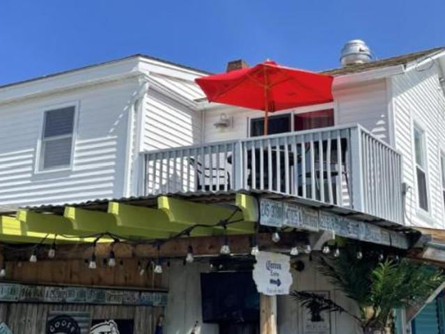 3 Br, 1 bath, Condo 134 Ashworth Avenue