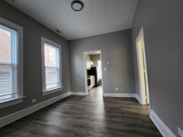 3 Br, 1 bath, Condo 1355 E 76th St