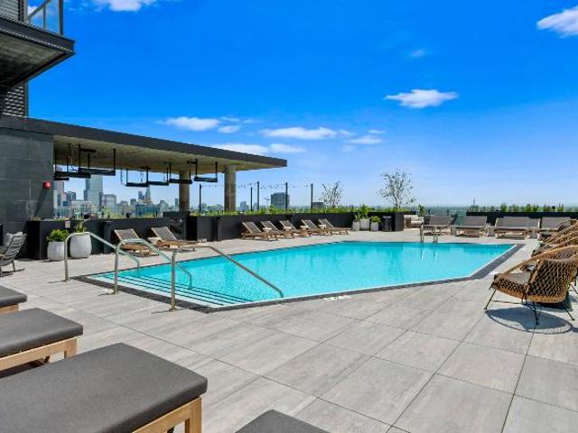 3 Br, 1 bath, Condo 1379 W Randolph St