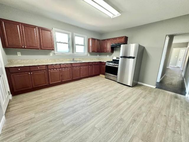 3 Br, 1 bath, Condo 137 N 3rd St