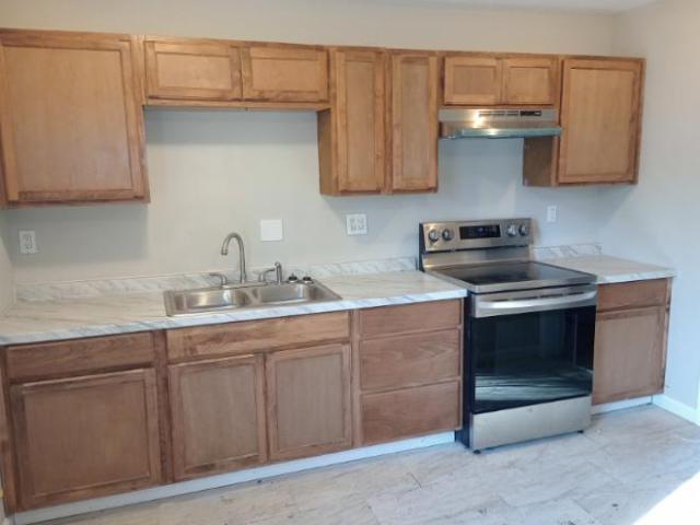 3 Br, 1 bath, Condo 17 Orchard Drive