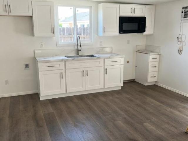 3 Br, 1 bath, Condo 1453 Springvale St