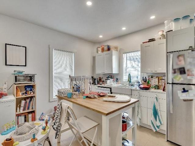 3 Br, 1 bath, Condo 14 Charnwood Rd