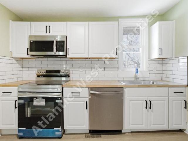 3 Br, 1 bath, Condo 1512 Blair Ave