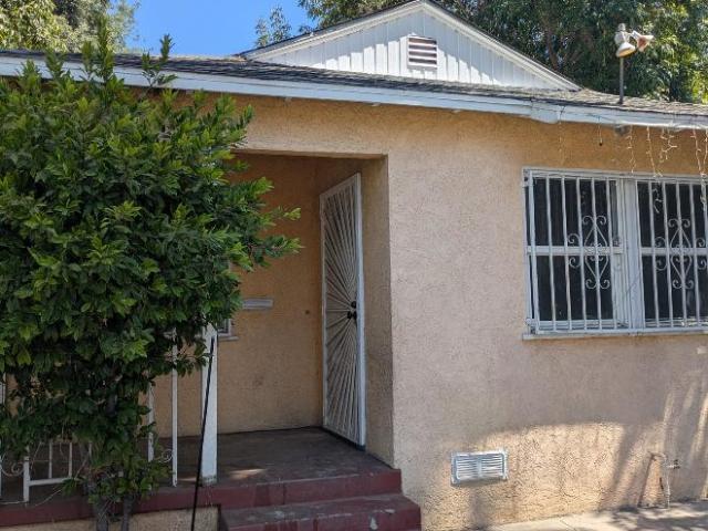 3 Br, 1 bath, Condo 1513 E 106th St