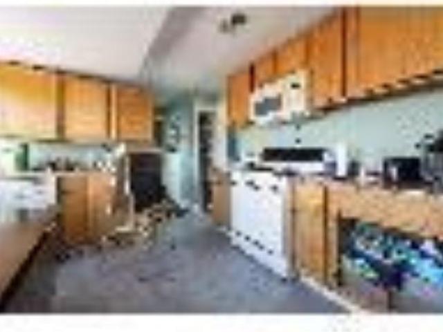 3 Br, 1 bath, Condo 1521 W Barry Ave