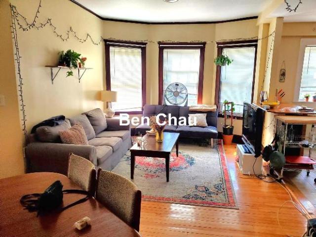 3 Br, 1 bath, Condo 154 Magazine St