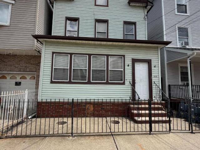 3 Br, 1 bath, Condo 155 E Jersey St
