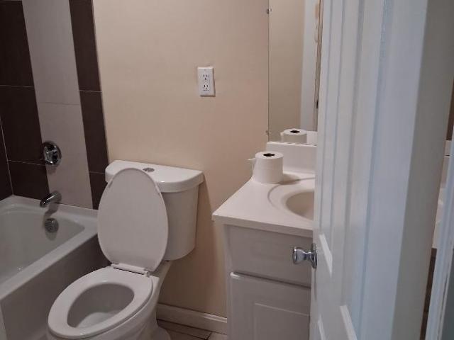 3 Br, 1 bath, Condo 158 Prichard St