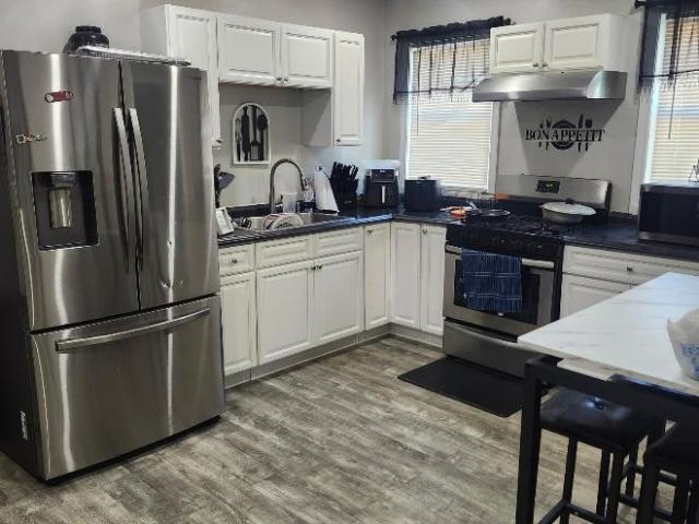 3 Br, 1 bath, Condo 162 Dresser St
