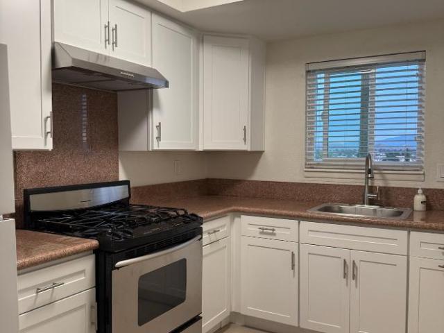 3 Br, 1 bath, Condo 16321 Siskiyou Rd