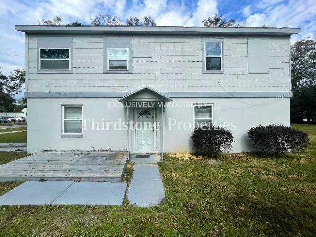 3 Br, 1 bath, Condo 1717a Lindsey Road