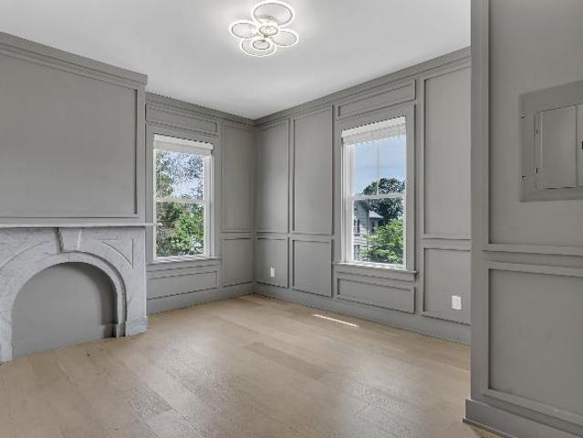 3 Br, 1 bath, Condo 182 Waterman St
